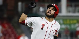 Alarm sounds, Cards' no-no vanishes in wild 7th