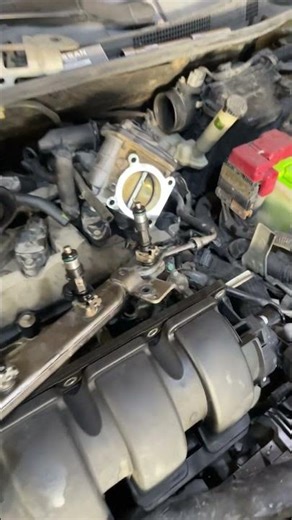 Throttle body kaise clean kare🤔 #shorts #automobile