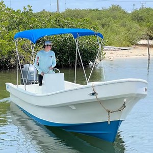 [Hot Item] 2025 Sport Yacht Durable Pontoon Boat for Extreme Water Sports and Racing with Fiberglass Hull and Outboard Engine