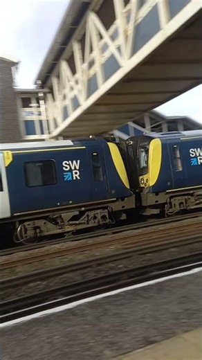 class 450 passing by West Byfleet train station #train #railwaycontent