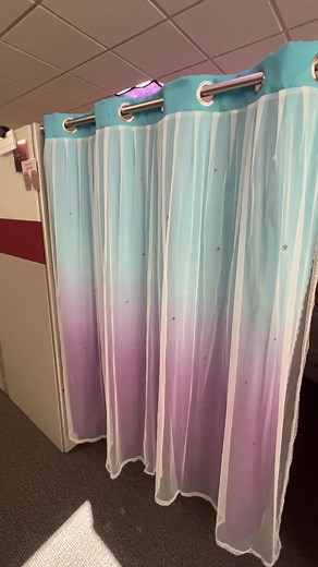 Cubicle Tour: Discover Fun Fidget Toys at Work