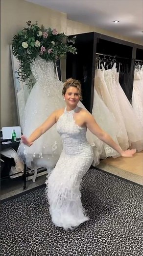 HOW TO DO A FRENCH TWIST ON CURLY HAIR (updo formal curly hairstyle)