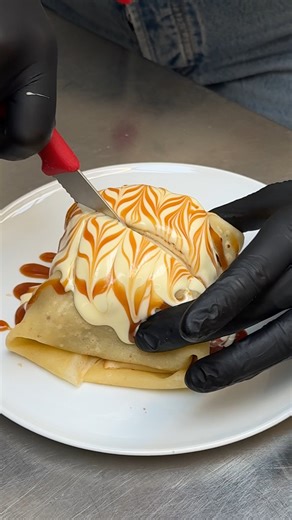 Brownie à la Mode Crêpe! When crêpes meet ice cream 😍🍫 | Chefclub Network