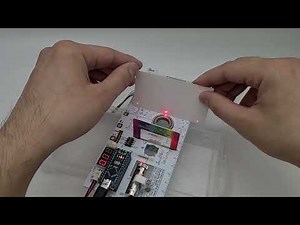 Spectroscopy: laser’s wavelength using diffraction gratings