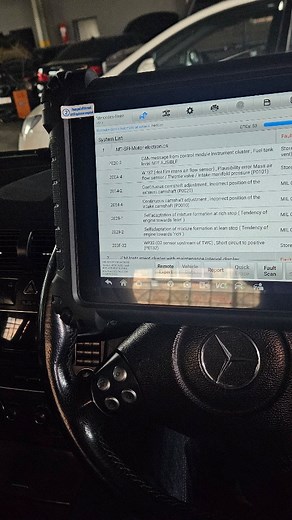 Buying the wrong module can cost you more than the module itself.👎 Today we’re coding a Mercedes Rear SAM unit, and our coding tool confirms the coding version doesn’t match the vehicle. This is why many “plug & play” modules never work. Every control unit has specific part numbers, software versions, and coding indexes that must match your vehicle’s configuration. If they don’t → the car won’t communicate, features won’t work, or coding will fail. We also tried to read the eeprom chip data fro