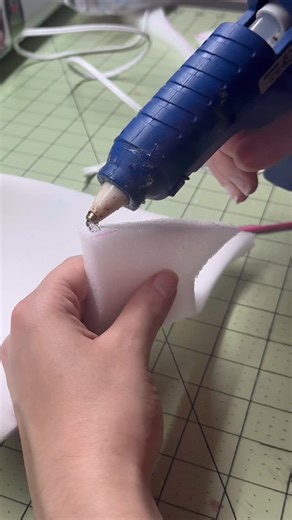 shelby on Instagram: "repost bc my text box was horribly placed OOPS!!! another day another skull! this one in hot glue for those of you (justifiably) weary of contract cement lol!!"