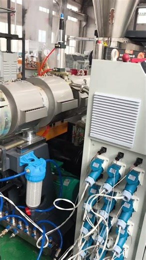 PE WPC co extrusion line #wpcmachine #wpc #wpcmanufacturer #woodplasticcomposite #machine