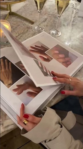 Simple Daisy Nail Art