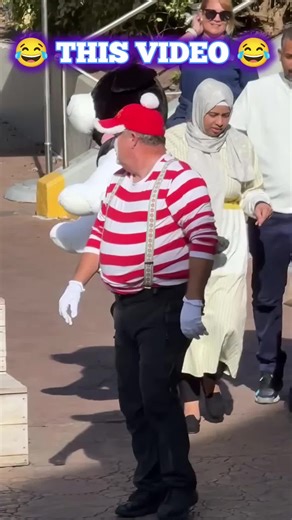 tom The mime 27.5K #tomthemime #seaworld #seaworldmime #mrbeast #mimeseaworld