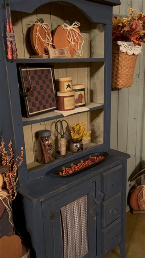 11K views · 362 reactions | Give me the country fall decor every time!!!  #countrystyle #RusticCharm #falldecorations #countrystylehome #primitivedecor | Lynnette Stephens Heart and Home | Facebook