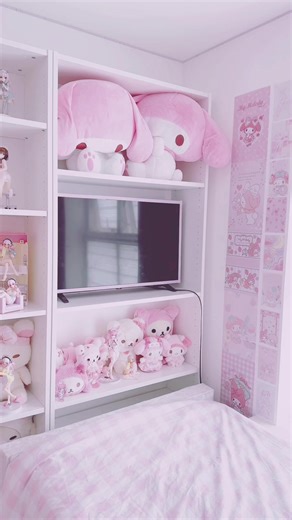 Room Tour Update: Awaiting New Keyboard and Graphics Card