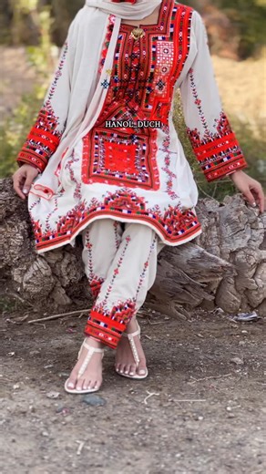 ‎هانُل دوچ | Hanol Doch‎ | ‎✨ لباس سفید | طرح میلیاردر وقارِ اصالت، درخششِ سادگی برای ثبت سفارش دایرکت پیام دهید 🤍‎ | Instagram