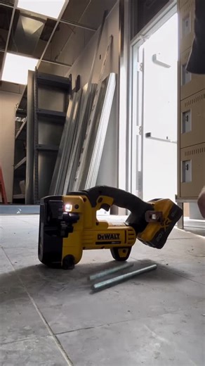 DEWALT CANADA🇨🇦 on Instagram: "The Threaded Rod Cutter (DCS350) is capable of quickly and cleanly cutting a range of threaded rod sizes including 1/4”, 3/8” and 1/2” mild steel coarse thread rods and 1/4” and 3/8”stainless steel coarse thread rods. The four sided, rotatable, cutting die allows you to cut the three different sizes of threaded rod with the same tool just by rotating the cutting dies to the size you want to cut. The unit doesn’t create chips or sparks while cutting, providing a b