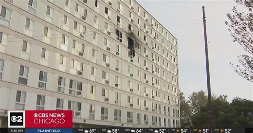 4 people injured in Chicago high-rise fire