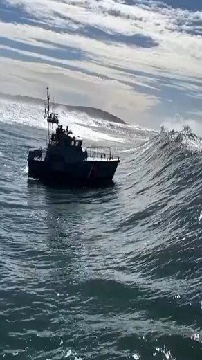 What a boat#sea_format #boat #wind #FacebookReelsContest #usa #reelsvideo | Amazing World