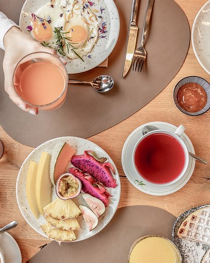 19K views · 145 reactions | A colorful breakfast full of flavors, freshness & love. 縷☕丹 Good morning from Viel Nois! ✨ . . . #vielnoisguesthouse #farmtotable #slowfood #freshandlocal #southtyrol #dolomites #dolomiti #goodmorning #regionality | Viel Nois Guest House | Facebook