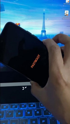 I took it out of my pocket and it stayed in fastboot mode (solution) Xiaomi/Redmi/Poco