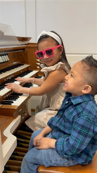 217K views · 2.1K reactions | COOL Kids keeping THE KING OF INSTRUMENTS alive. 7 year old Zoë Erianna plays some baroque music on pipe organ for her brother. #7yearsold #pipeorgan #bach #baroque #classical #classicalmusic #talented #talentedkids #talentedmusicians #youngtalent #youngmusician #churchmusic #smartkid #smartkids #organist @javionalexis @annalapwoodorgan | Zoe Erianna | Facebook