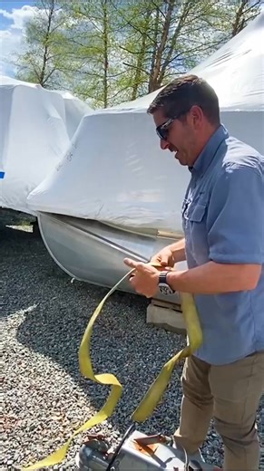 7.8K views · 27 reactions | One way to roll up the extra strap on your trailer #boating #boatingtips #boattrailer #lakehopatcong #bridgemarina | Bridge Marina, Inc. | Facebook
