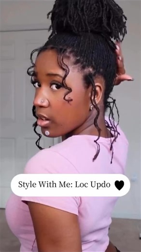 TINYLOCS® THE MICROLOCS COMMUNITY on Instagram: "Would you try this out?😍😍 we’re feeling, kinda cute 🥰 #tinylocs #tinylocsofficial #microlocsjourney #microlocs #womenwithtinylocs #interlocks #beautifullocs#loveyourcrown"