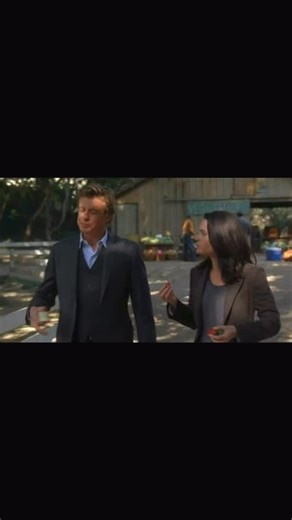 ANA GUDIMA | PSIHOLOG | on Instagram: "În cazul meu, am atins un public larg: mame cu probleme în divorț, femei cu copii, relații eșuate, femei înșelate, disperate. Un auditoriu numeros, emoțional, deja poziționat. Femei care cred că mama este automat sfântă, iar tatăl ticălos. Femei care caută un vinovat extern pentru propriile drame. Nu s-a discutat despre violență, nu s-a discutat cu experți, nu s-a vorbit despre trădare reală sau despre consecințele grave copii traumatizați, abandonați, plas