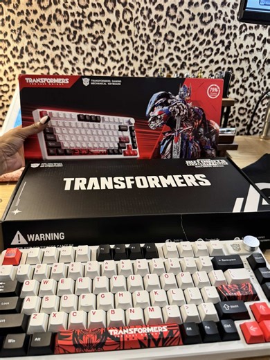 Transformers Keyboard Unboxing: The Ultimate Gaming Device