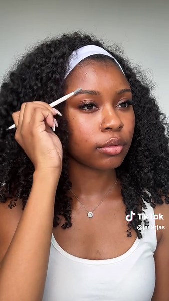 Beginner-Friendly Makeup Tutorial in 10 Minutes