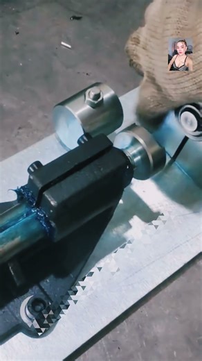 Gas spring pressure detection