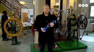 298K views · 4.7K reactions | Szódásinasnaknak állt Zoli! Nagy magyar szikvíztörténelem a mesterrel, akinek már a dédanyja is szódás volt, és a fia is az. Hogy lehetett 30 éven át egy forint, egy liter szódavíz? És tényleg verte a szódás a lovát? | Heti Napló Sváby Andrással | Facebook