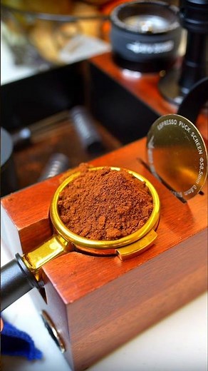 the best freshly roasted coffee is made at home ☕️ #shorts #coffee #latteart #youtubeshorts