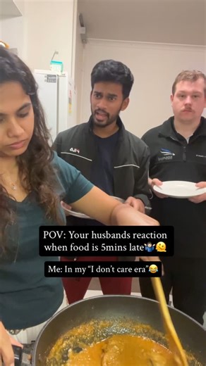 HArish & SHofika on Instagram: "5 nimsham late Aida koodathu switch pota mari pasikithunu thatta thookitu vandhuruvainga🤣 Epdi da oru manushanuku all time pasikum 😢 . When it’s time, do you also have that pasi thangatha jhandhoos at your home who bother you with ‘Soru, Soru’ ? 😬 Tag them 🤣 . #hash._stories #couplegoals #couplecomedy #alltimehugry #foodislife❤️ #cookinghumour #foodporn #foodie #melbournebloggers #couplevideos #trending #okok #orukalorukannadi #tamilcomedyvideos #tamilcomedydu