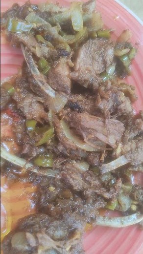 Boiled and fryed impala meat with onions, carry and sidzabula wona. 🤤🌶️