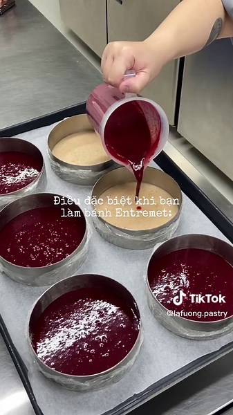 Một Ngày Làm Việc Của Đầu Bếp Bánh Ngọt - Part 1