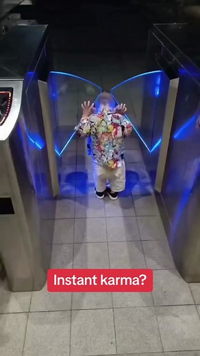 It’s like the machine knew #funnyfail #ouch #shoutoutot (h/t perfectlycutvideo/IG)