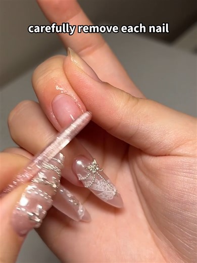 Gel Nails for Beginners 💅 Part 3: How to remove nail extensions #nailextensiontutorial #nailextension #koreannails #gelnails #removegelnails #nailremoval