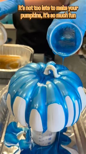 Step into a world of color, creativity, and fun at Crushed Glass Art Studio PCB! 🎨✨ We help artists of all ages tap into their creative side through hands-on workshops and one-of-a-kind activities. From stunning crushed glass art to various resin classes, there’s truly something for everyone. 🌺 No art skills? No problem! Our friendly instructors make the process easy and enjoyable, guiding you every step of the way to create a masterpiece you’ll be proud to take home. Whether you’re celebratin