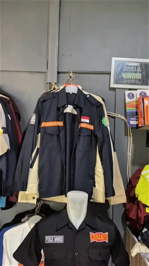 NinetyNine Konveksi on Instagram: "Kemeja kerja dengan identitas yang kuat. Dirancang untuk menunjang aktivitas akademik, organisasi, hingga kegiatan lapangan. 🖤 Warna hitam elegan 🧵 Bordir logo rapi & presisi 👕 Bahan nyaman untuk pemakaian harian Merepresentasikan karakter Civil Engineering yang profesional dan solid. Produksi kemeja & seragam custom 📍 Ninetynine Konveksi #NinetynineKonveksi #konveksisemarang #KonveksiTerpercaya #KonveksiMurah #civilengineering"