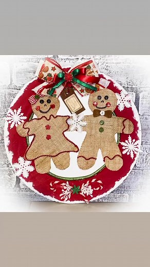 I adore gingerbread people. This charger plate and our cute ginger folks is my favorite winter/Christmas craft so far. We also made another sweet Angel. I hope you were able to join us, if not just click here⬇️ https://fb.watch/om5VBVhoK6/ | Susie’s Simply Handmade