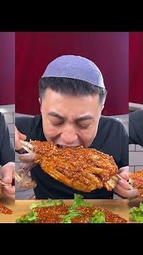 ASMR HAND-PICKED LEG OF LAMB WITH SPICY GARLIC SAUCE EATING