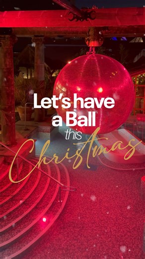 This December, have the perfect winter staycation with our wrapped accommodation packages, and a duo clay ritual or private botanical bath included in your stay. Indulge in festive spa experiences, yuletide dining, or a bespoke private event. Santa Sunday’s are here to spread festive cheer and fun for all the family. Leave the work to us on Christmas Day and join us for a festive feast, giving you more time to soak up those precious moments with your nearest and dearest. | The Rabbit Hotel & Ret