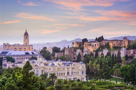 Malaga atrakcje i zabytki Co warto zobaczyć w tym hiszpańskim
