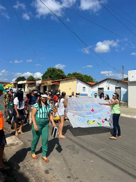 Crianças de Santo Antônio dos Milagres Realizam Caminhada em Celebração