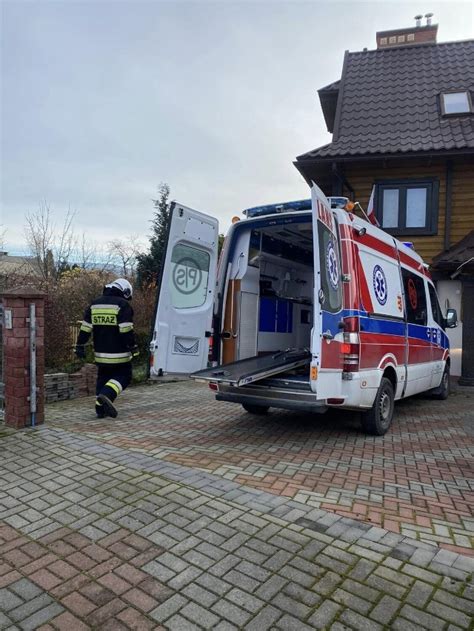 Groźny wypadek pod Nowym Sączem Ranny mężczyzna zabrany do szpitala