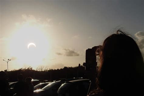 América mira al cielo para apreciar el eclipse solar anular