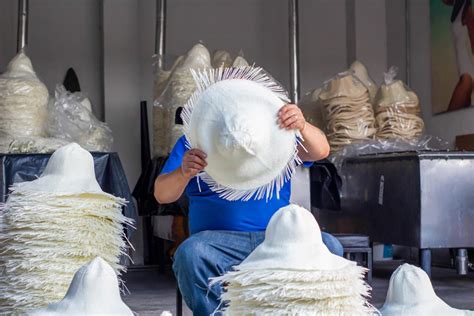 El Legado Del Sombrero De Paja Toquilla Moderno Y Ancestral Nan Magazine
