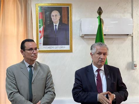 Retour En Image La Signature Dune Convention De Partenariat Entre L