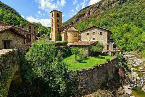 Vacances en Espagne voici les 2 plus beaux villages de Catalogne à
