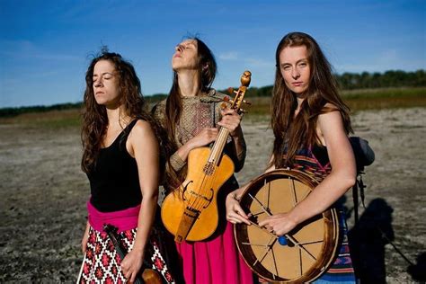 15 Best Folk Bands Of All Time Singersroom