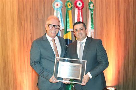 CEO da Farben recebe título de Cidadão Honorário de Içara Jornal