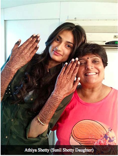 Latest Mehndi Designs By Veena Nagda
